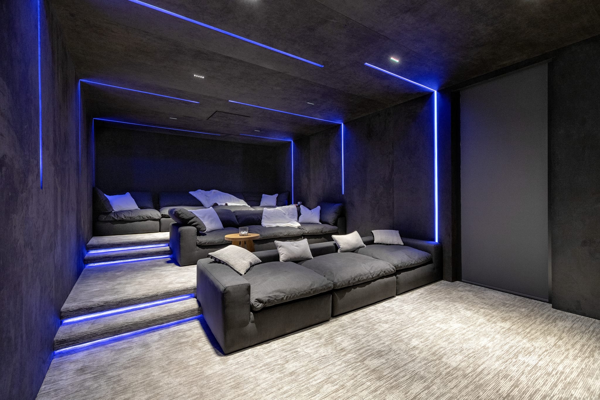 Linear Cove - Light & Green | Lighting