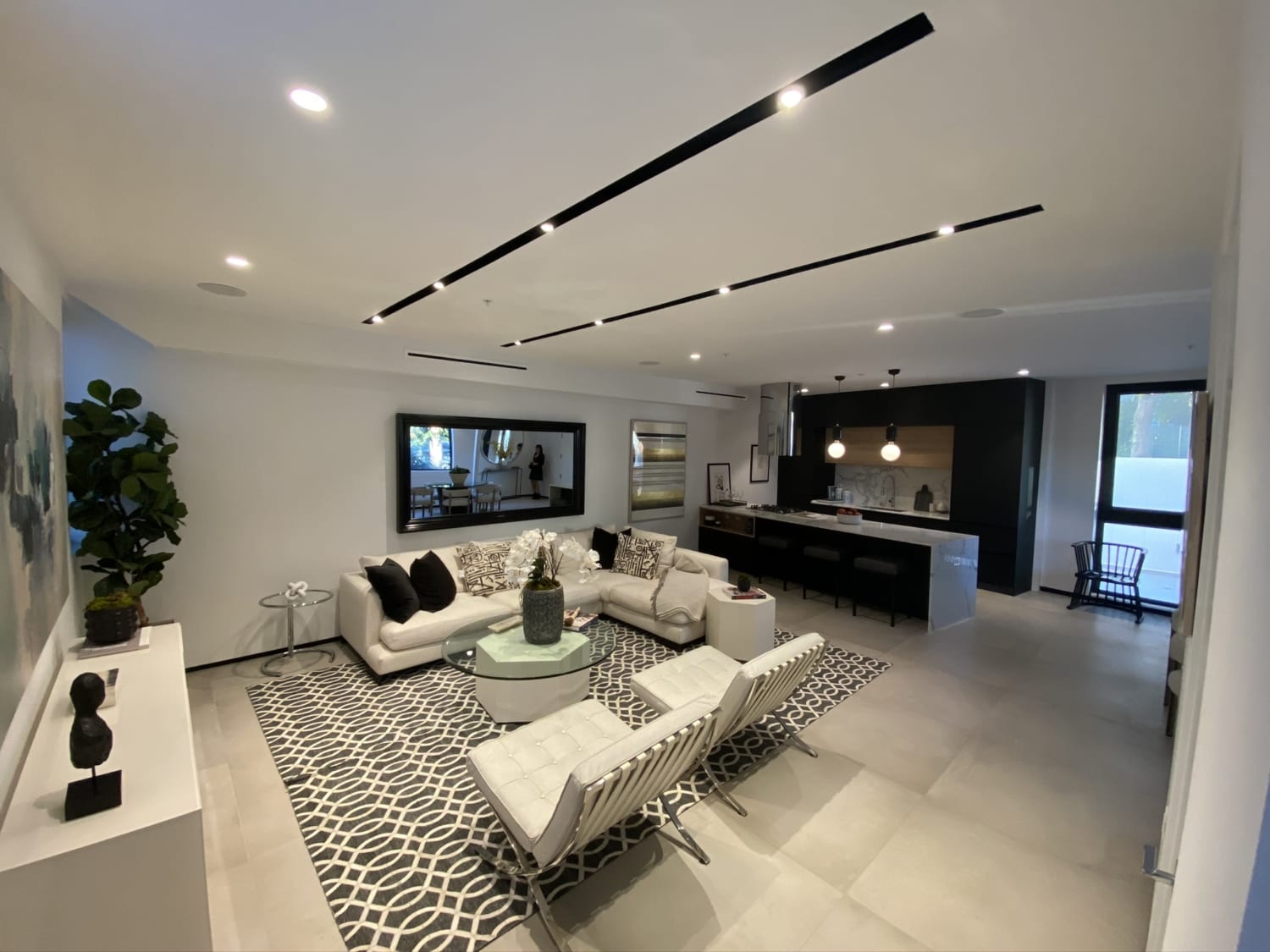 Knife Edge - Light & Green | Lighting